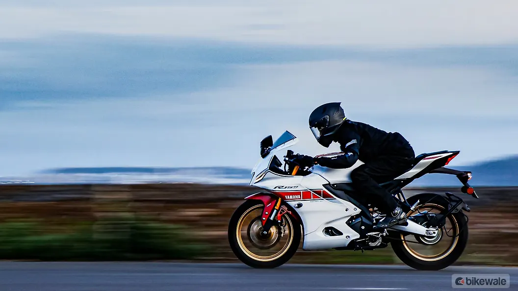 Yamaha R15 V4 Left Side View Image – BikeWale