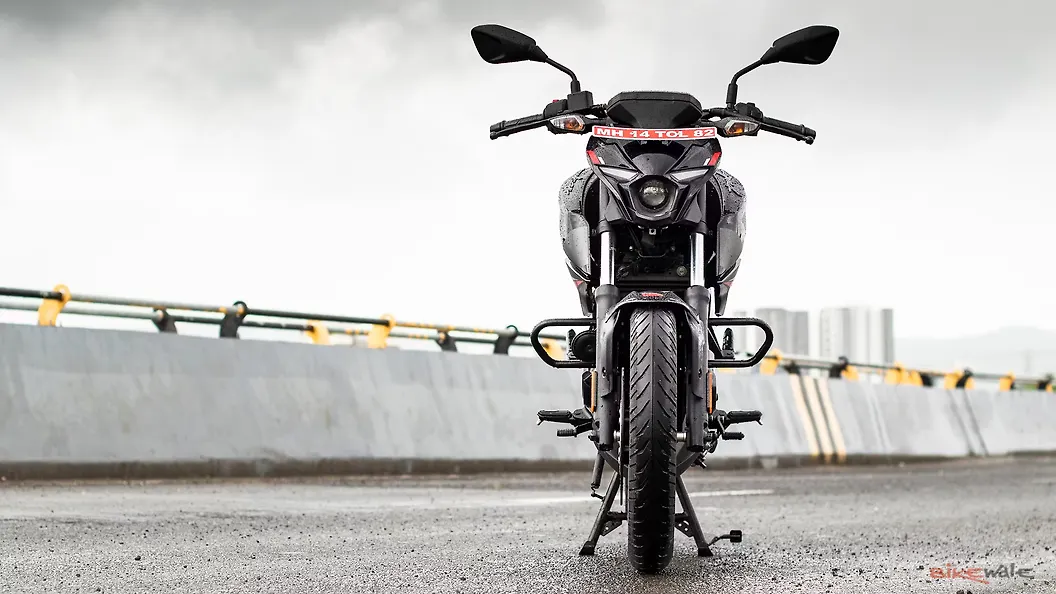 Bajaj Pulsar N160 Front View Image – BikeWale