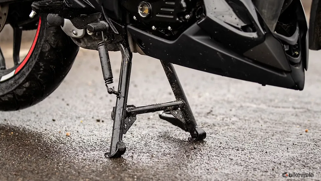 Bajaj Pulsar N160 Side Stand Image – BikeWale