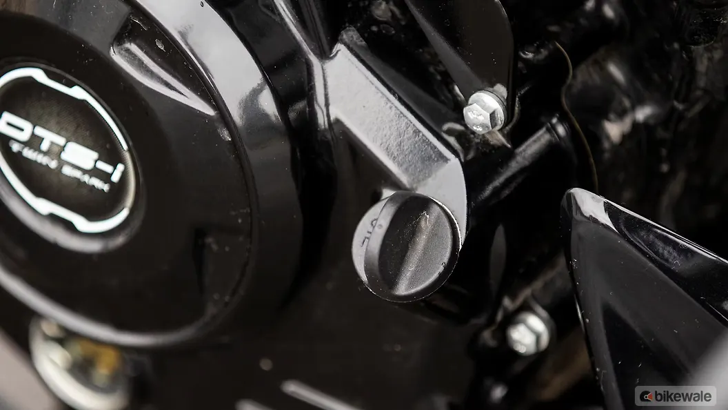 Bajaj Pulsar N160 Oil Cap/Dipstick Image – BikeWale