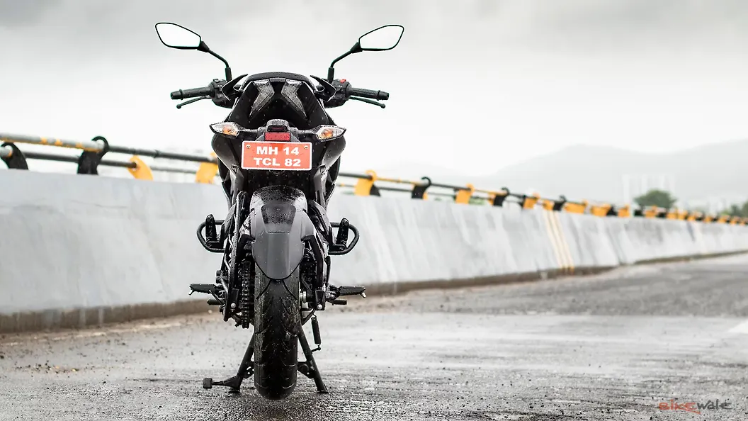Bajaj Pulsar N160 Rear View Image – BikeWale