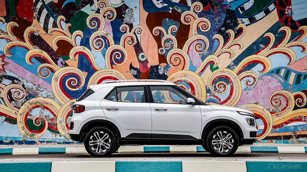 Venue Rear View Image, Venue Photos in India - CarWale