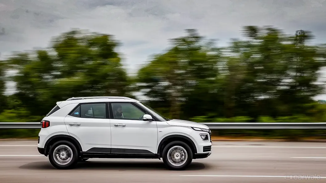 Venue Right Side View Image, Venue Photos in India - CarWale