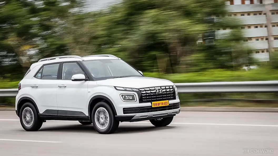 Venue Right Side View Image, Venue Photos in India - CarWale