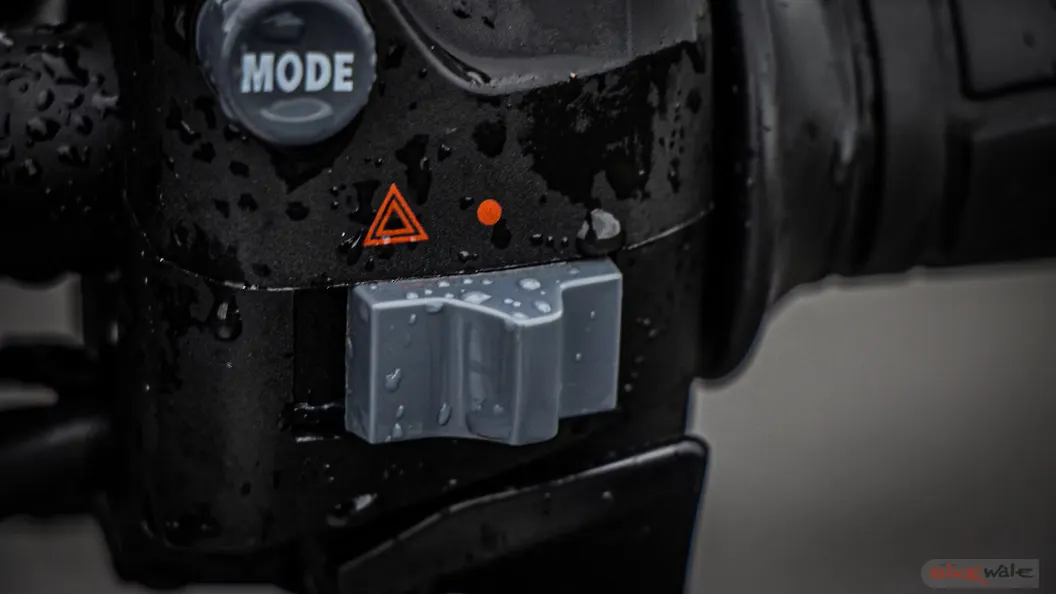 TVS Ronin Hazard Warning Lights Switch Image – BikeWale