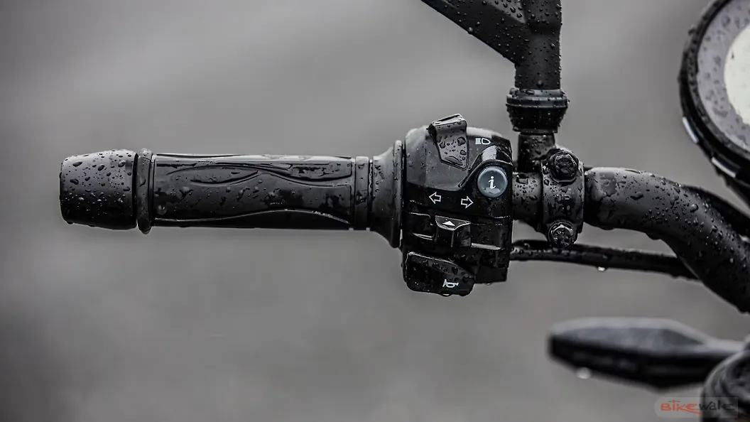 TVS Ronin Handle Bar Image – BikeWale