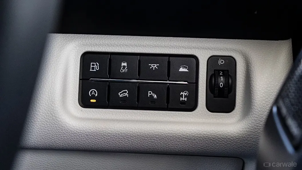 Thar Roxx Driver Side Airbag Image, Thar Roxx Photos in India - CarWale