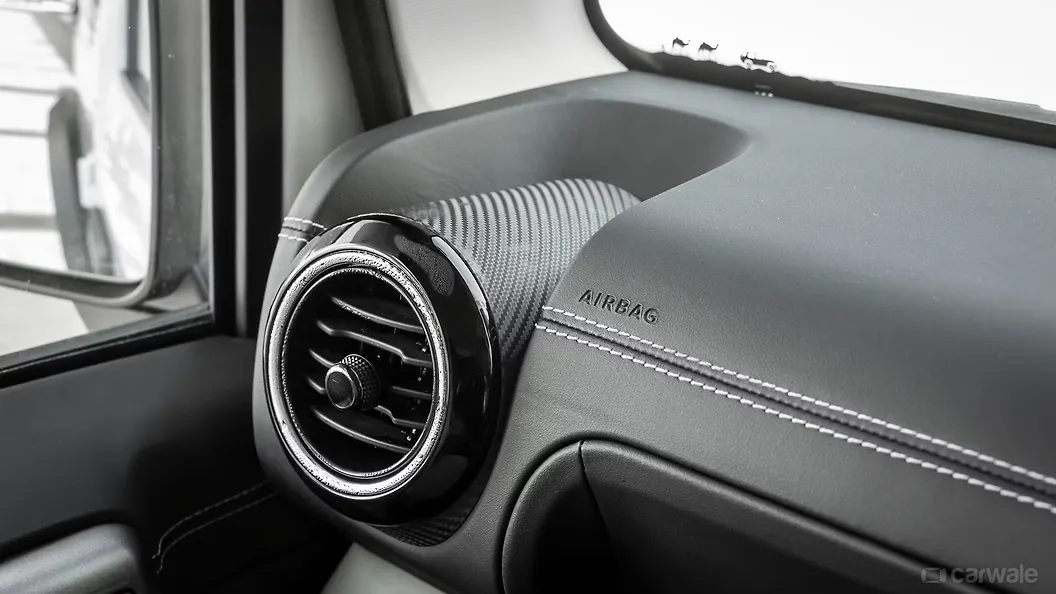 Thar Roxx Front Centre Arm Rest Storage Image, Thar Roxx Photos in ...