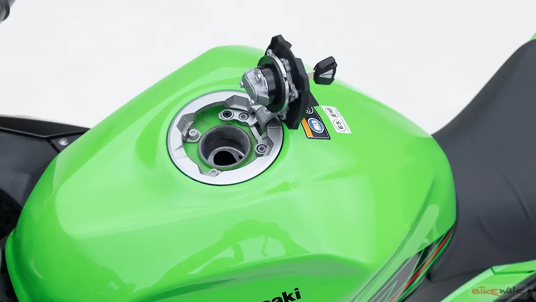 Kawasaki Ninja 400 Fuel Tank Image – BikeWale