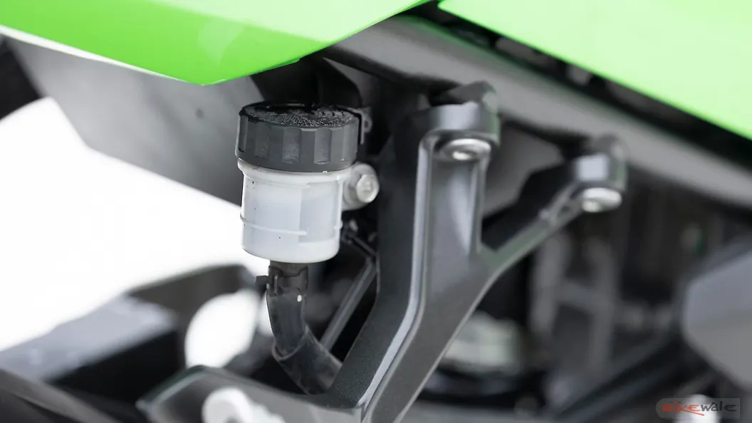 Kawasaki Ninja 400 Rear Disc Brake Caliper Image – BikeWale