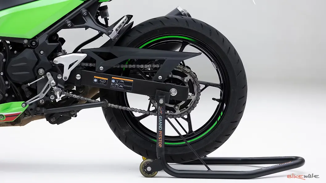Kawasaki Ninja 400 Rear Mudguard Image – BikeWale