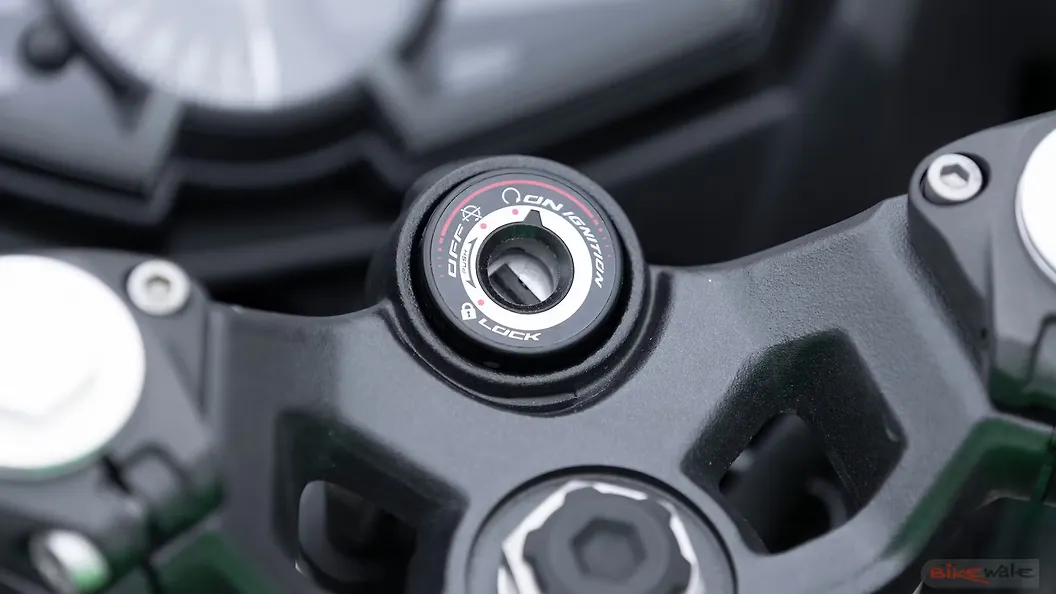 Kawasaki Ninja 400 TFT / Instrument Cluster Image – BikeWale