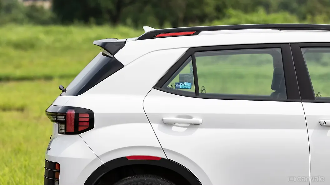 Venue N Line [2022-2023] Rear Quarter Glass Image, Venue N Line [2022 ...