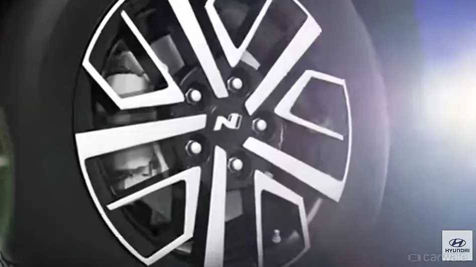 Venue N Line Wheel Image, Venue N Line Photos in India - CarWale