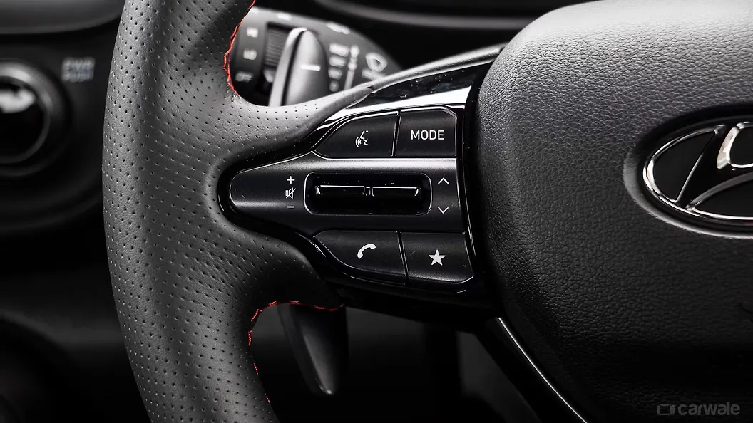 Venue N Line Left Steering Mounted Controls Image, Venue N Line Photos ...
