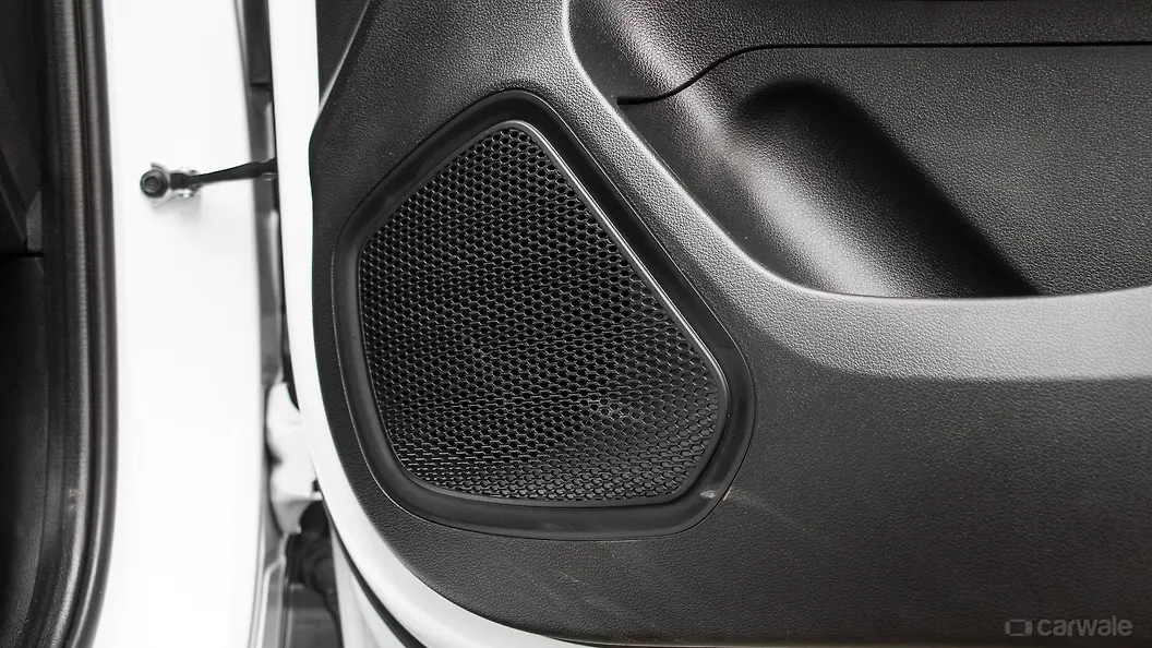 Venue N Line Rear Speakers Image, Venue N Line Photos in India - CarWale