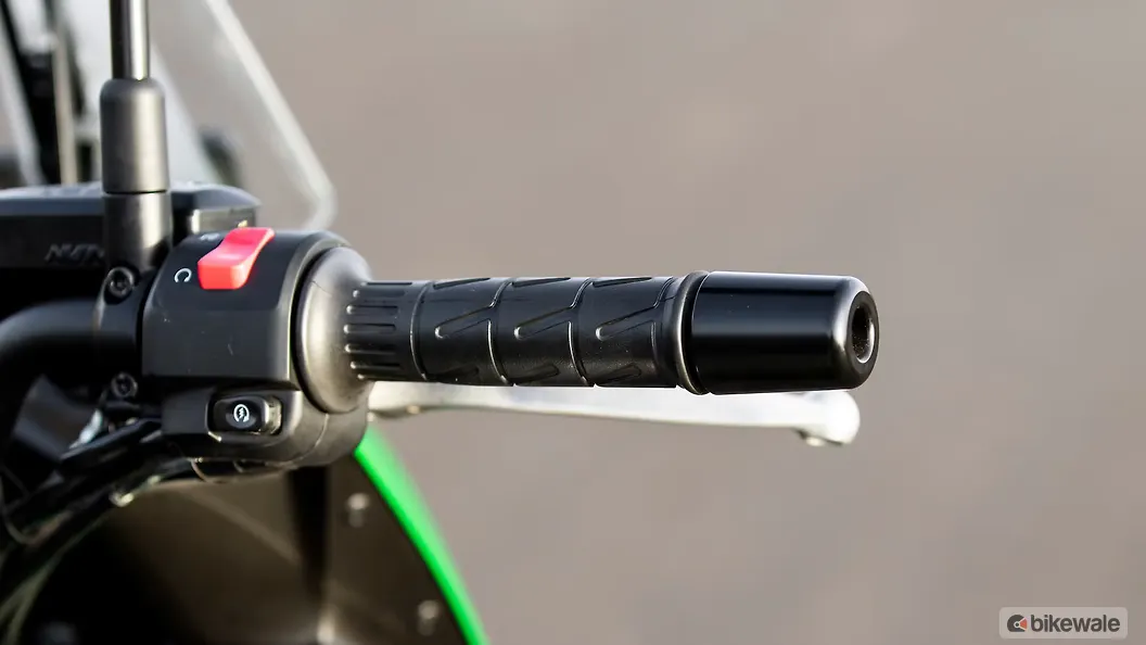 Kawasaki Versys 650 [2020-2021] Front Suspension Image – BikeWale