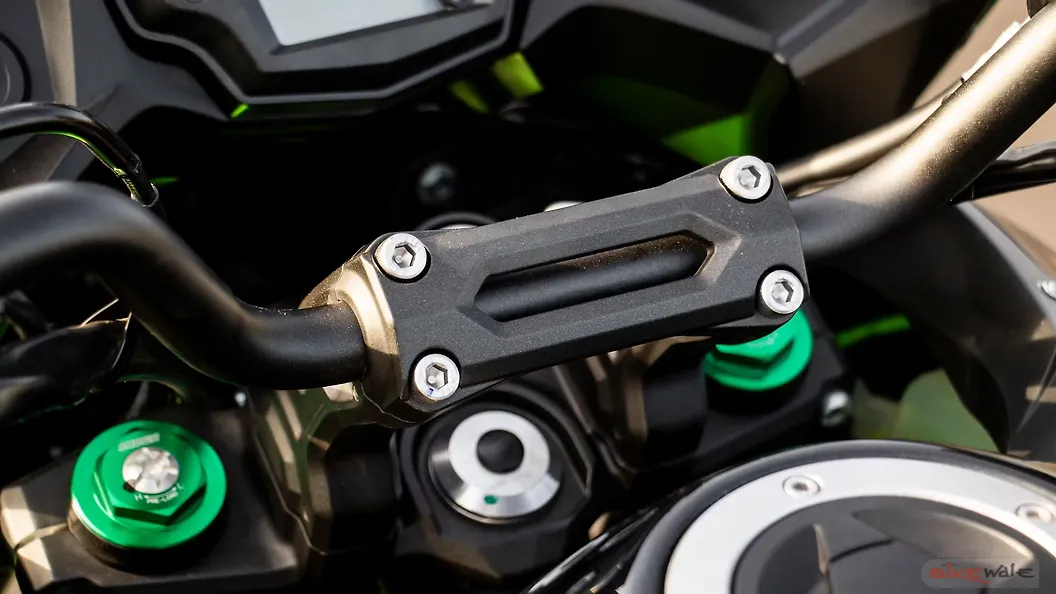 Kawasaki Versys 650 [2020-2021] Front Suspension Image – BikeWale