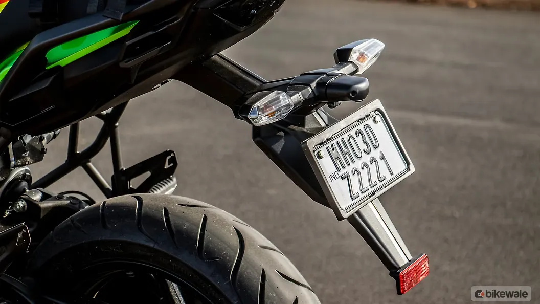 Kawasaki Versys 650 [2020-2021] Handlebar Image – BikeWale