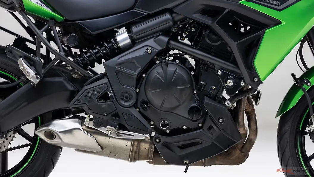 Kawasaki Versys 650 Engine Cowl Image – BikeWale
