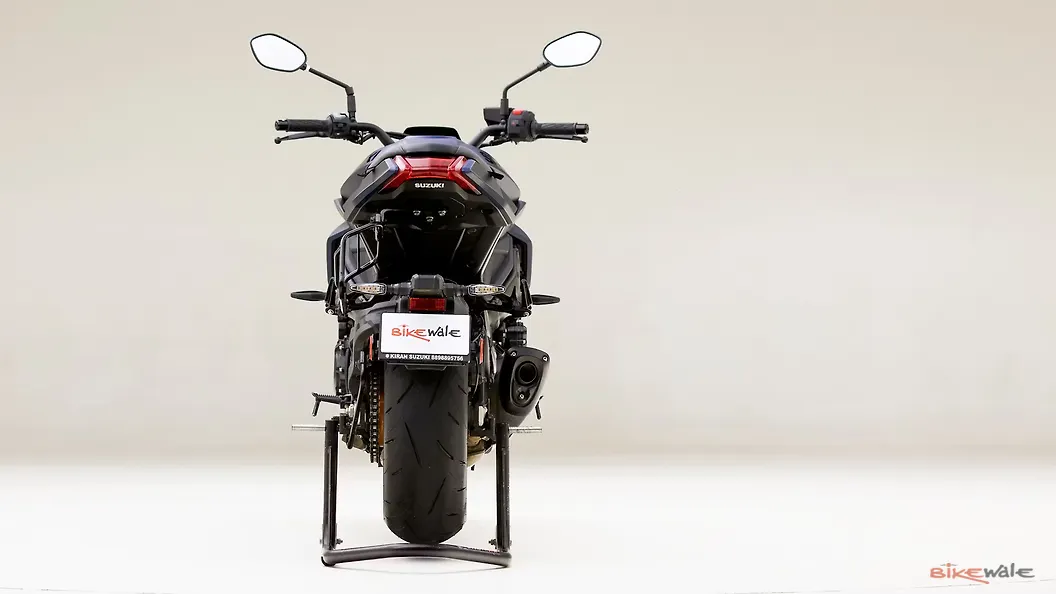 Suzuki Katana Right Front Three Quarter Image – BikeWale
