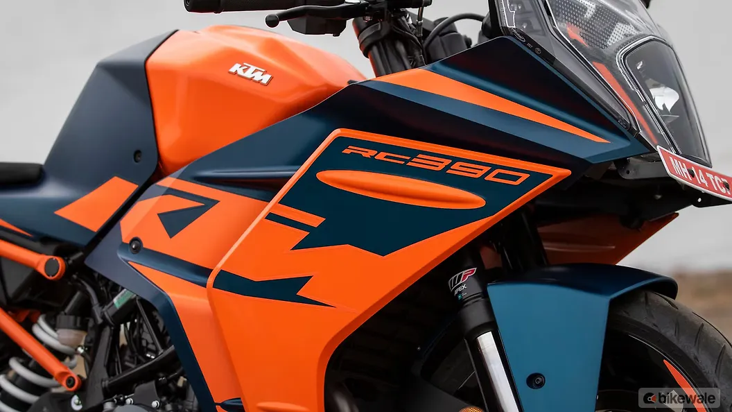 KTM RC 390 Branding/Fuel Tank Decal Image – BikeWale