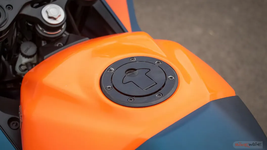 KTM RC 390 Branding/Fuel Tank Decal Image – BikeWale