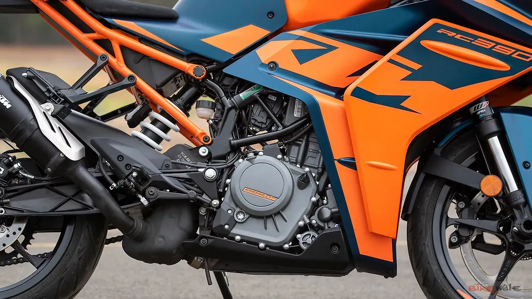 KTM RC 390 Engine Oil Level Indicator Image – BikeWale