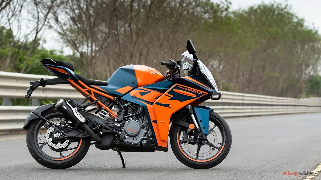 KTM RC 390 Right Side View Image – BikeWale