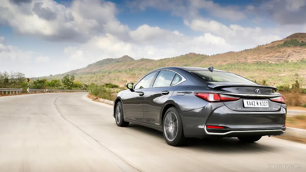 ES Left Rear Three Quarter Image, ES Photos in India - CarWale