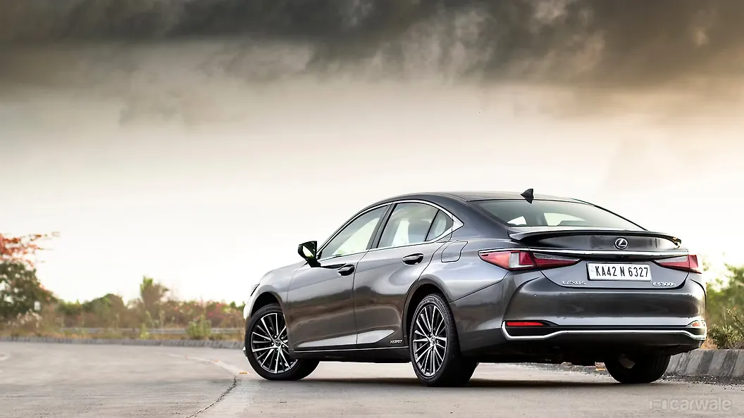 ES Left Rear Three Quarter Image, ES Photos in India - CarWale