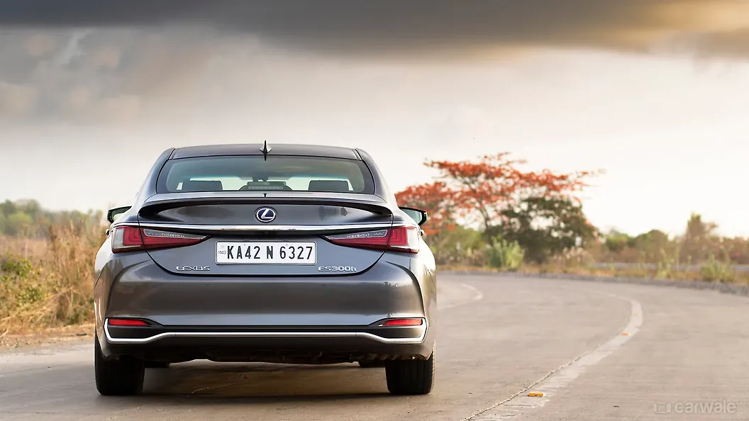 ES Left Rear Three Quarter Image, ES Photos in India - CarWale