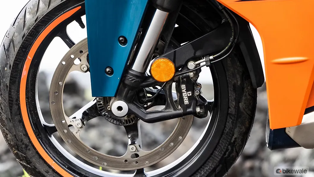 KTM RC 390 Front Disc Brake Image – BikeWale