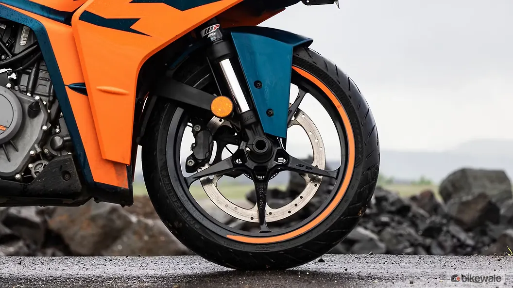 KTM RC 390 Front Alloy Wheel Image – BikeWale