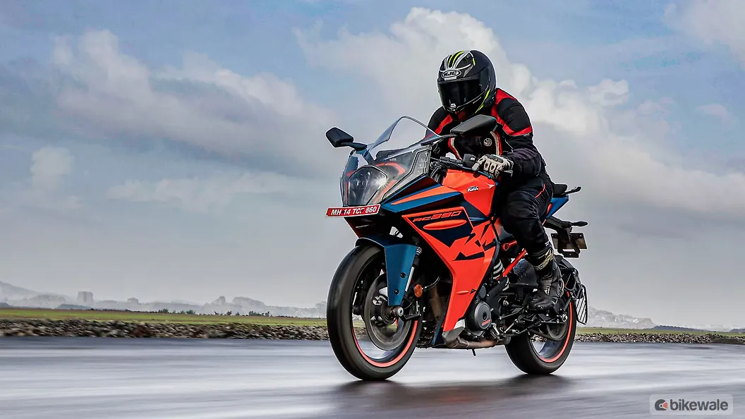 KTM RC 390 Left Front Three Quarter Image – BikeWale