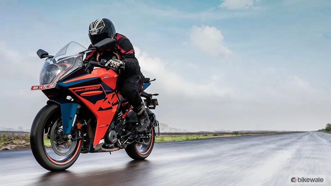 KTM RC 390 Left Rear Three Quarter Image – BikeWale