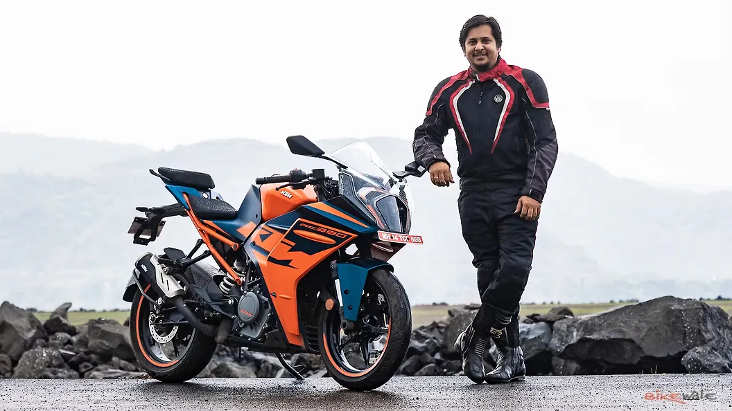 KTM RC 390 Right Front Three Quarter Image – BikeWale