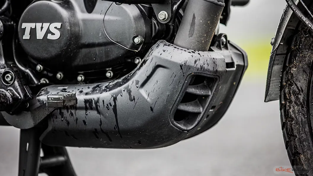 TVS Ronin Rear Brake Fluid Reservoir Image – BikeWale