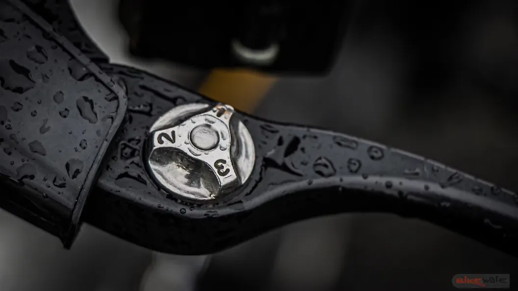 TVS Ronin Front Brake Lever Adjuster Image – BikeWale