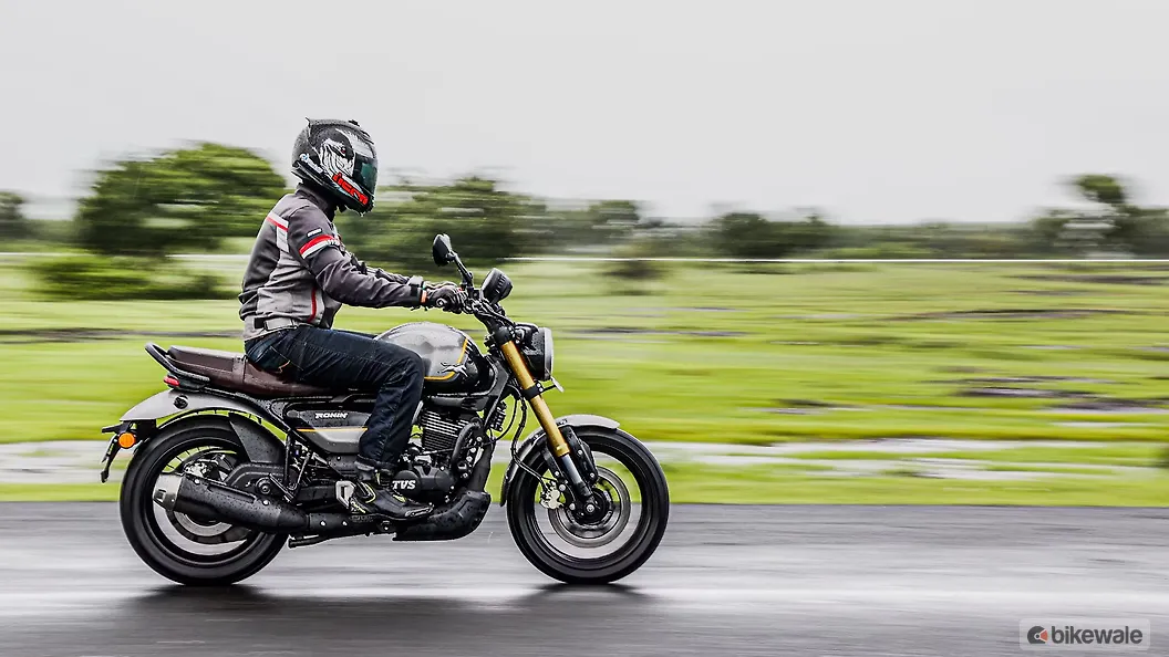 TVS Ronin Right Side View Image – BikeWale