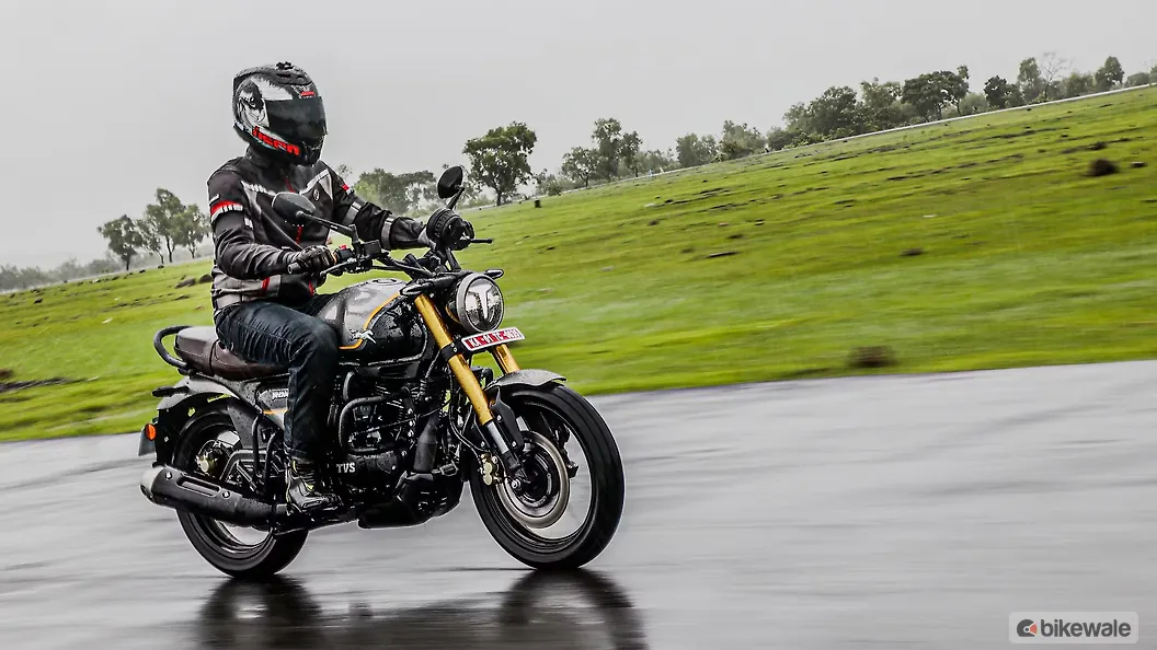 TVS Ronin Right Side View Image – BikeWale