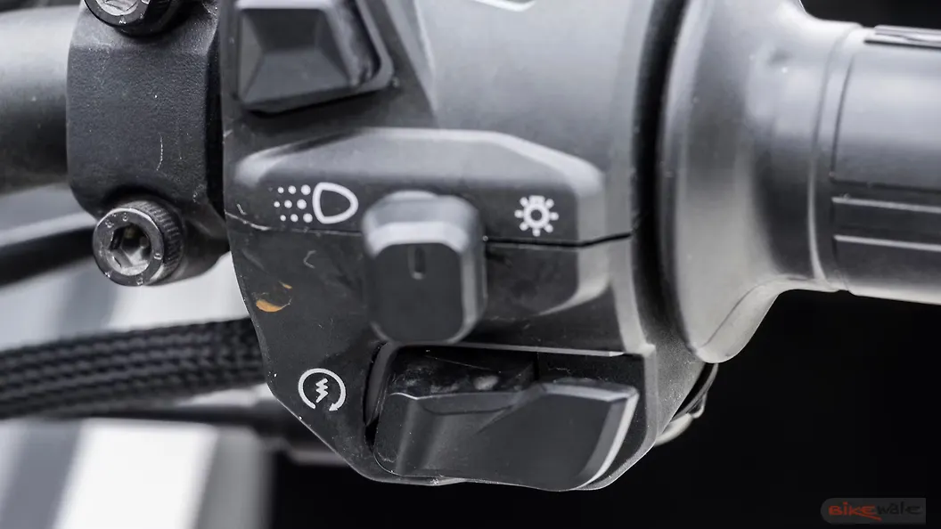 Moto Morini X-Cape Gear Lever Adjustment Image – BikeWale