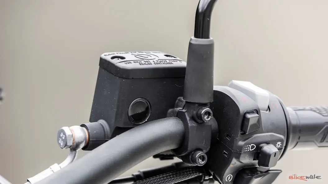 Moto Morini X-Cape Engine From Right Image – BikeWale