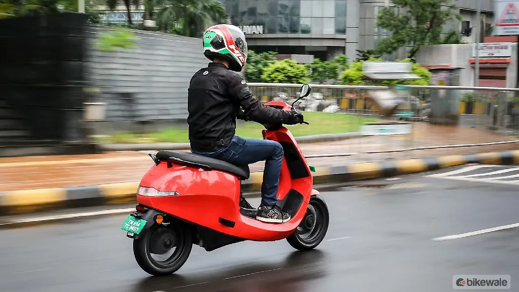 OLA S1 Pro [2021-2023] Right Rear Three Quarter Image – BikeWale