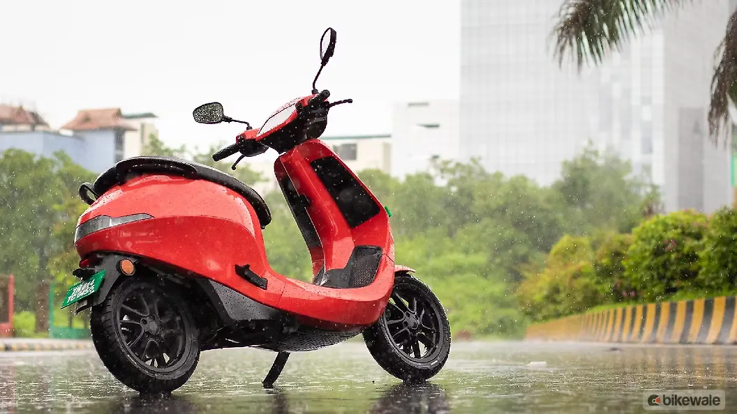 OLA S1 Pro [2021-2023] Right Rear Three Quarter Image – BikeWale