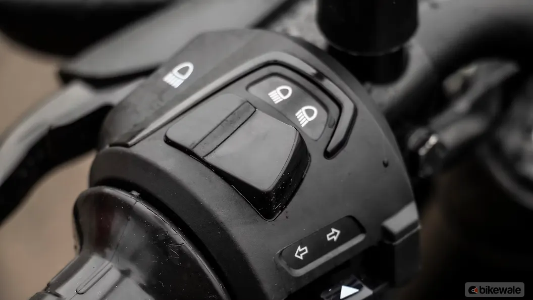 Bajaj Pulsar N160 High-Beam Flasher Image – BikeWale