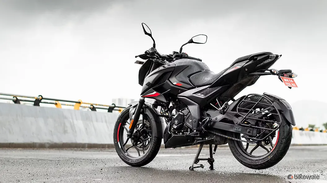Bajaj Pulsar N160 Rear View Image – BikeWale