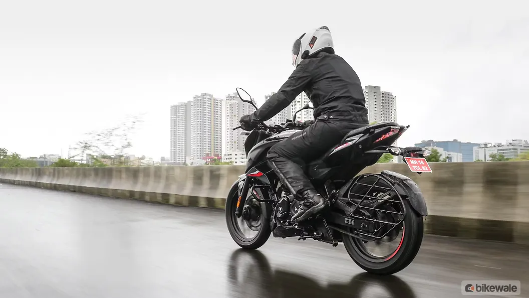 Bajaj Pulsar N160 Left Side View Image – BikeWale