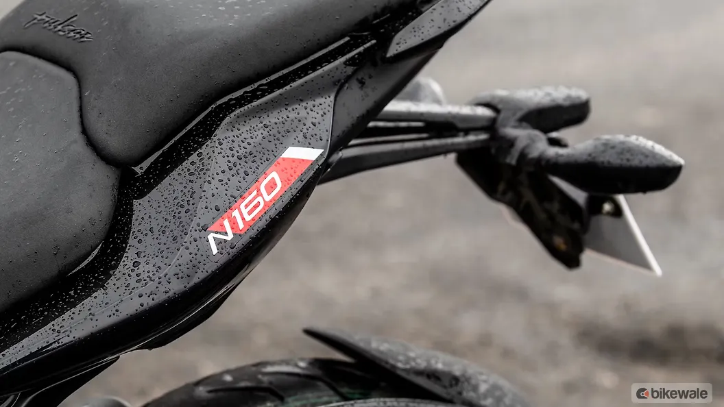 Bajaj Pulsar N160 left Side Body Panel Decal Image – BikeWale