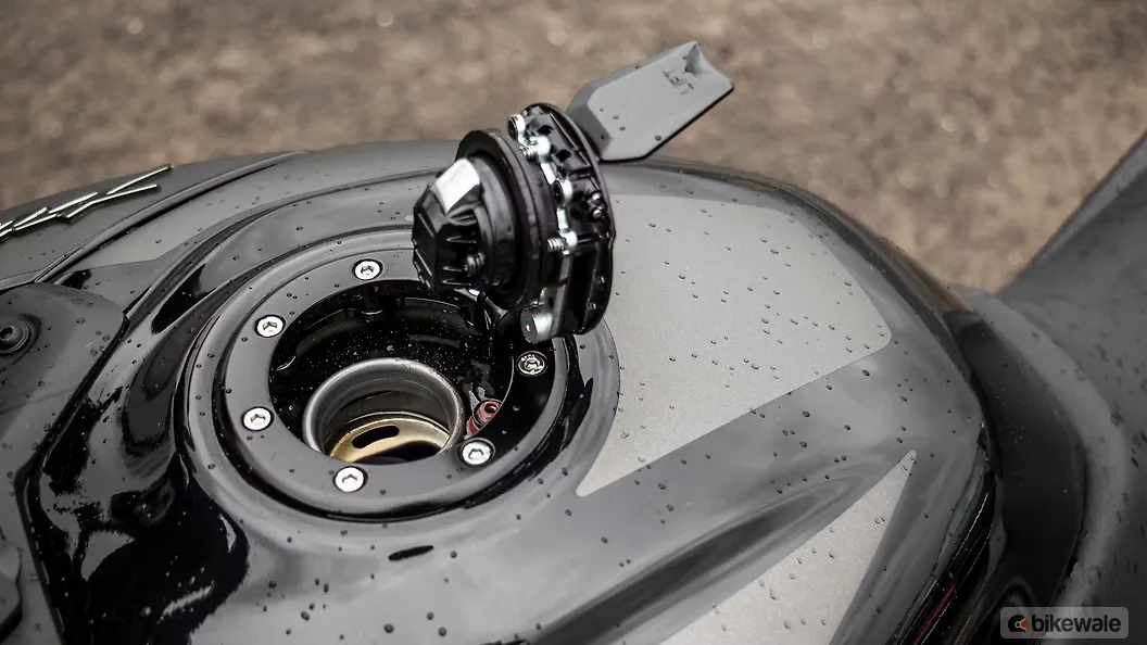 Bajaj Pulsar N160 Fuel Tank Image – BikeWale